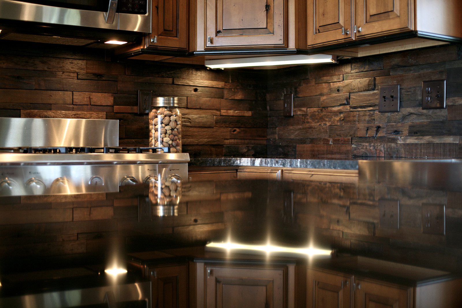 17 Fascinating Wood Backsplash Ideas to Create a Beautiful Kitchen ...