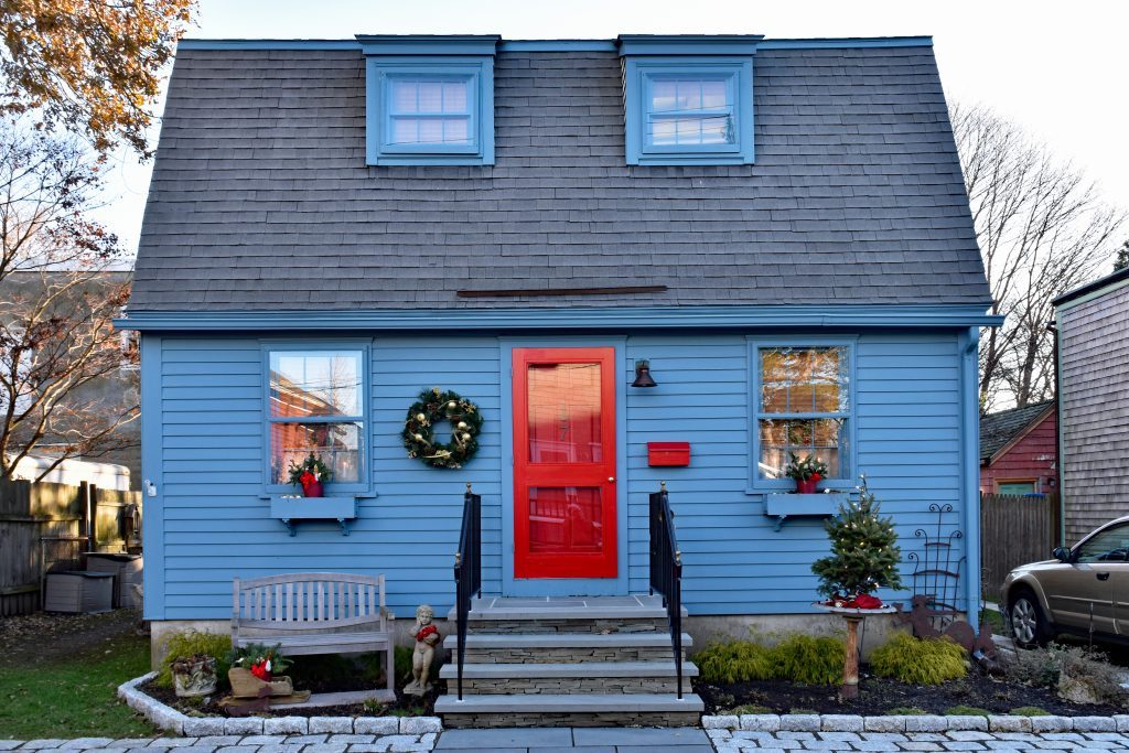 13 Most Stunning Blue House Red Door Design Ideas to Get Inspired ...
