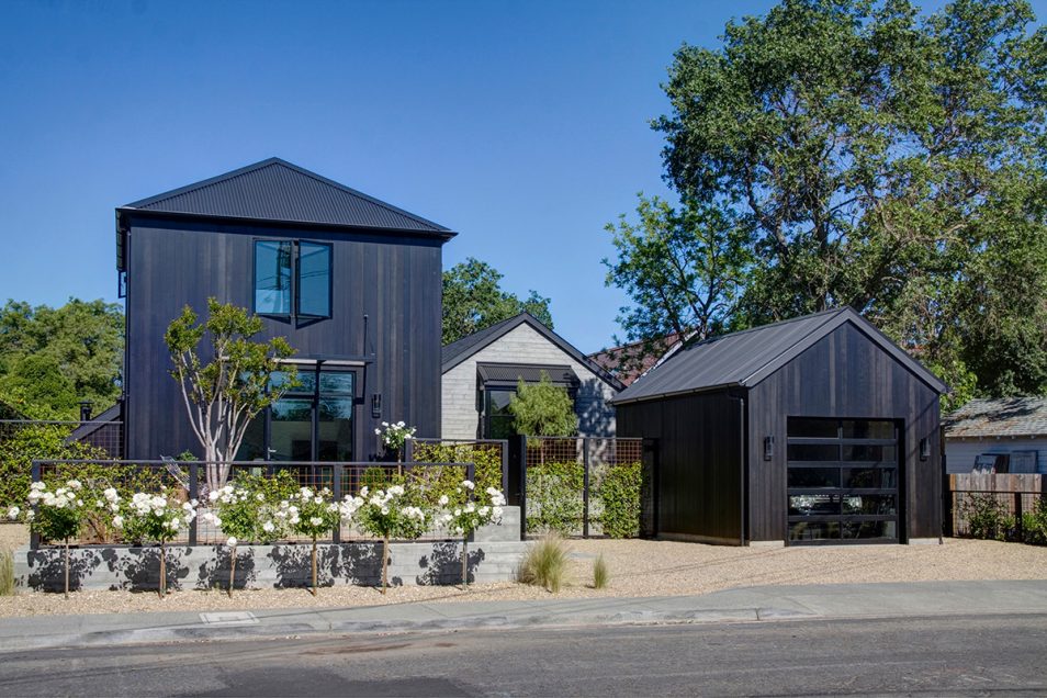 10 Attractive Garage in front of House Designs for Both Functions and ...