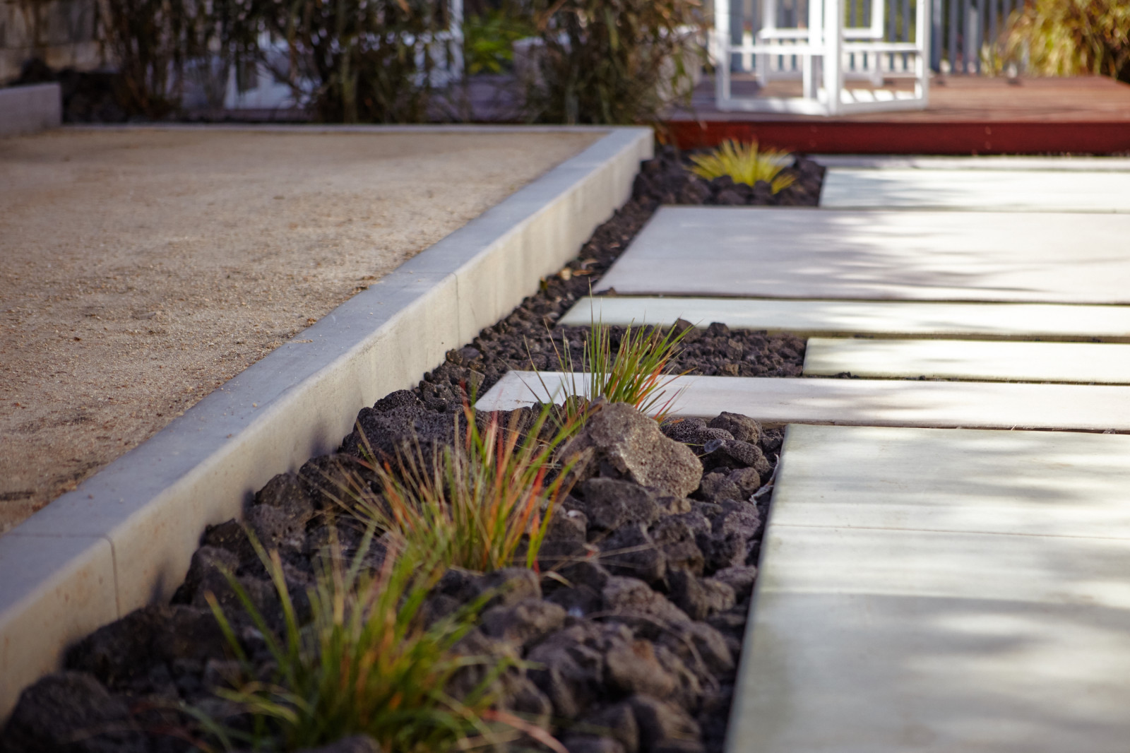 Black Lava Rock Landscaping: 10 Best Ideas to Create a Tranquil ...
