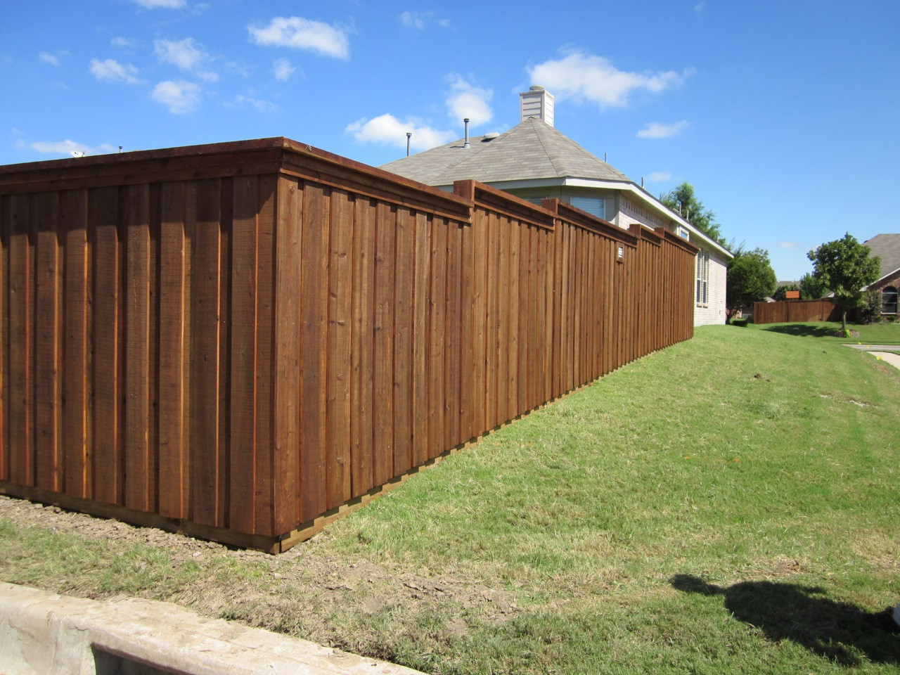 15+ Fabulous Board on Board Fence Ideas for Private yet Aesthetic ...